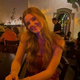 Adrianne Gutemberg - Photos - GameDesire